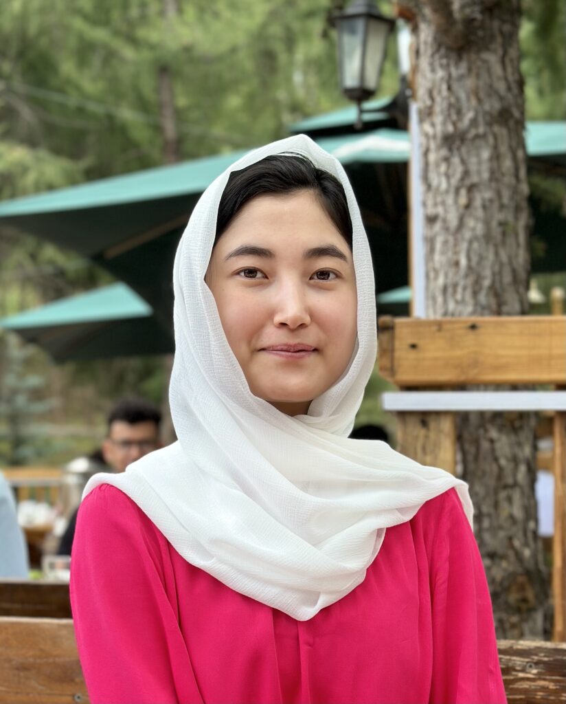 Arezu Kavah Bio - Global Commons